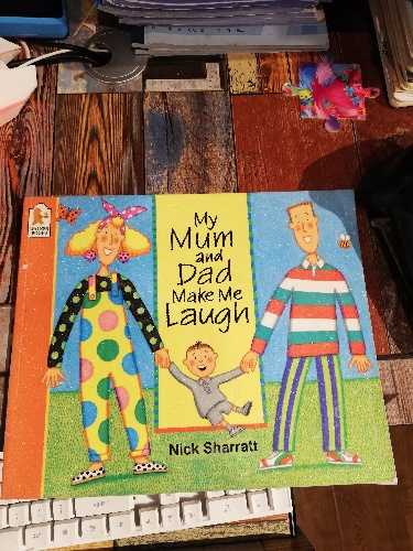 绘本故事《My Mum and Dad Make Me Laugh》- 适合 3-4岁 – 布克船长